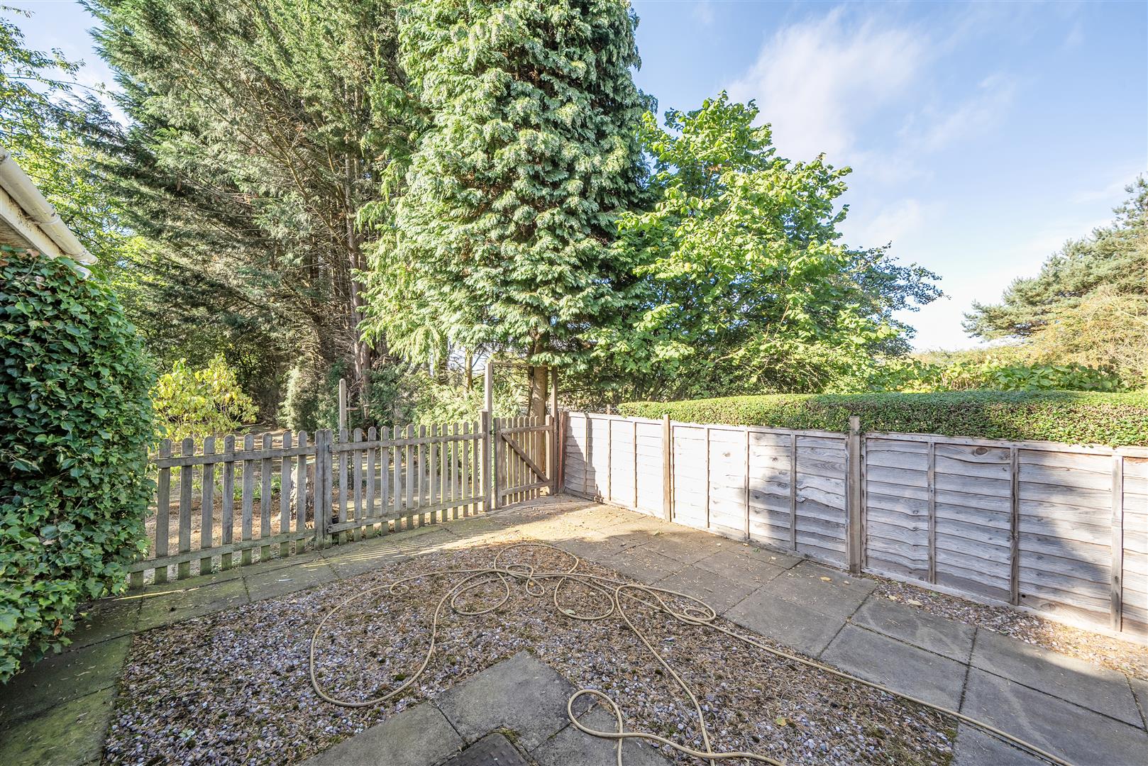Four Oaks Bungalow, Rosehill Road, Market Drayton, TF9 2LF | Estate ...
